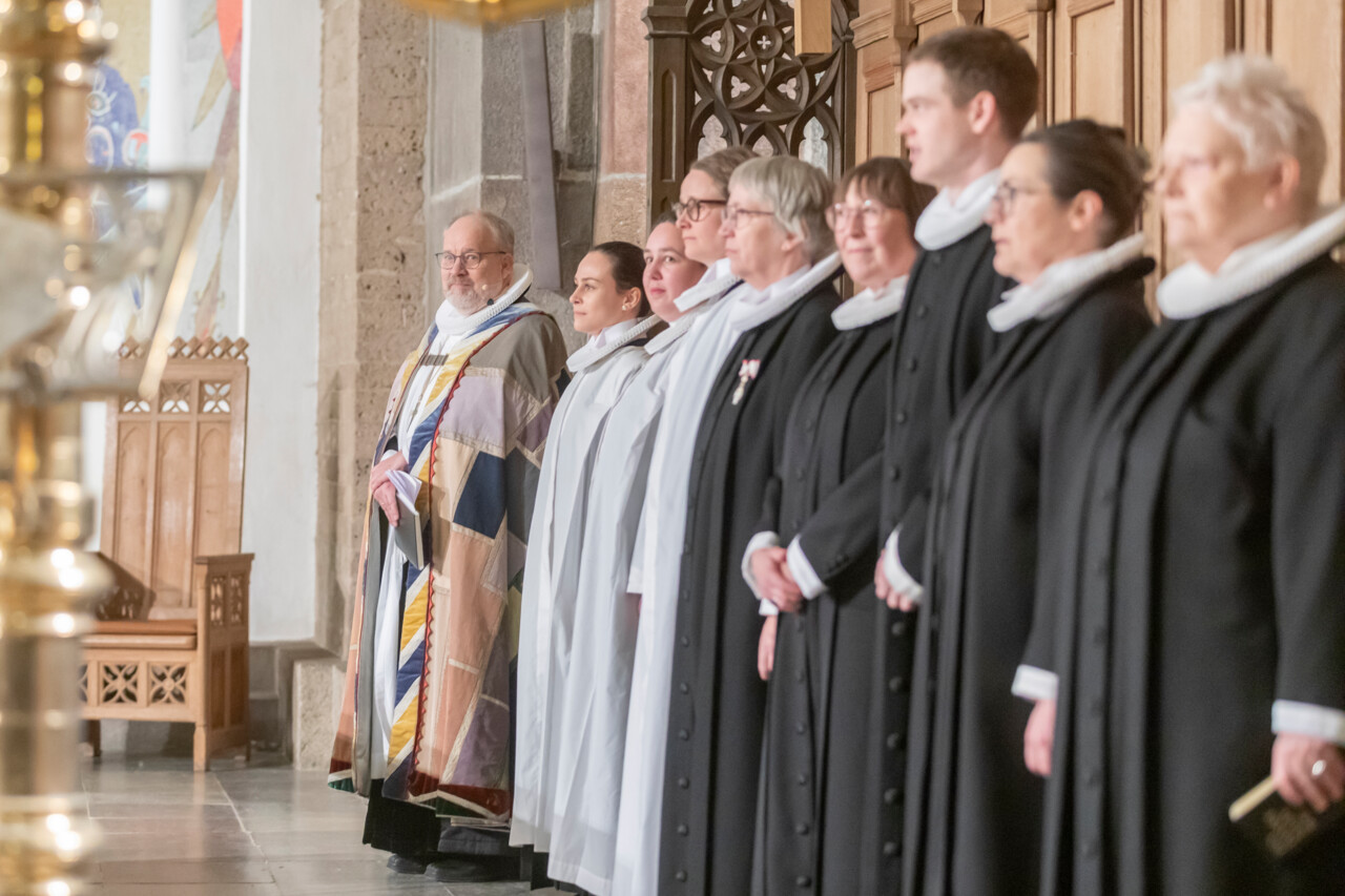 Seks nye præster ordineret i Ribe Stift: tiltrækning og tilknytning til vandkantsdanmark - Ribe ...